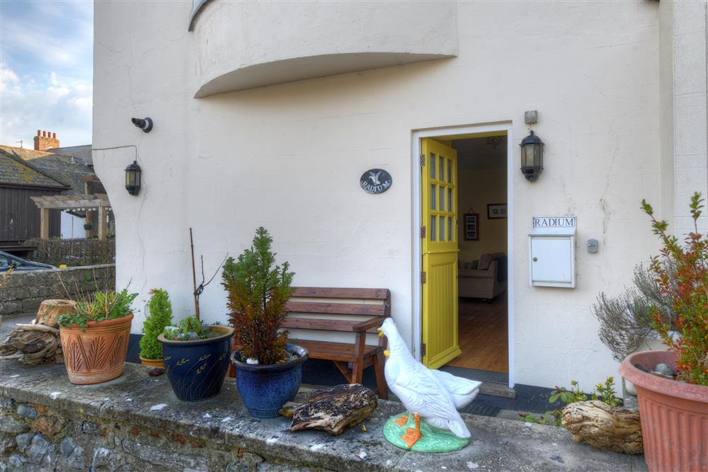 Radium, Lyme Regis | Holiday Cottage | Bird Spot