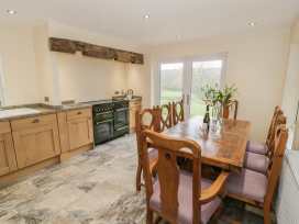 Maes Madog | Capel Garmon | Self Catering Holiday Cottage